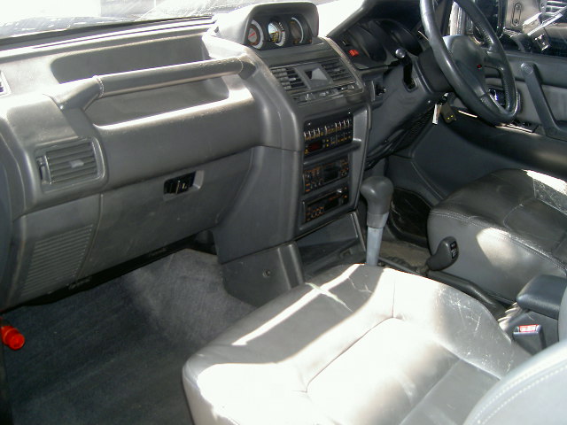 PAJERO V44 | グローバル・オート・トレーディング 株式会社